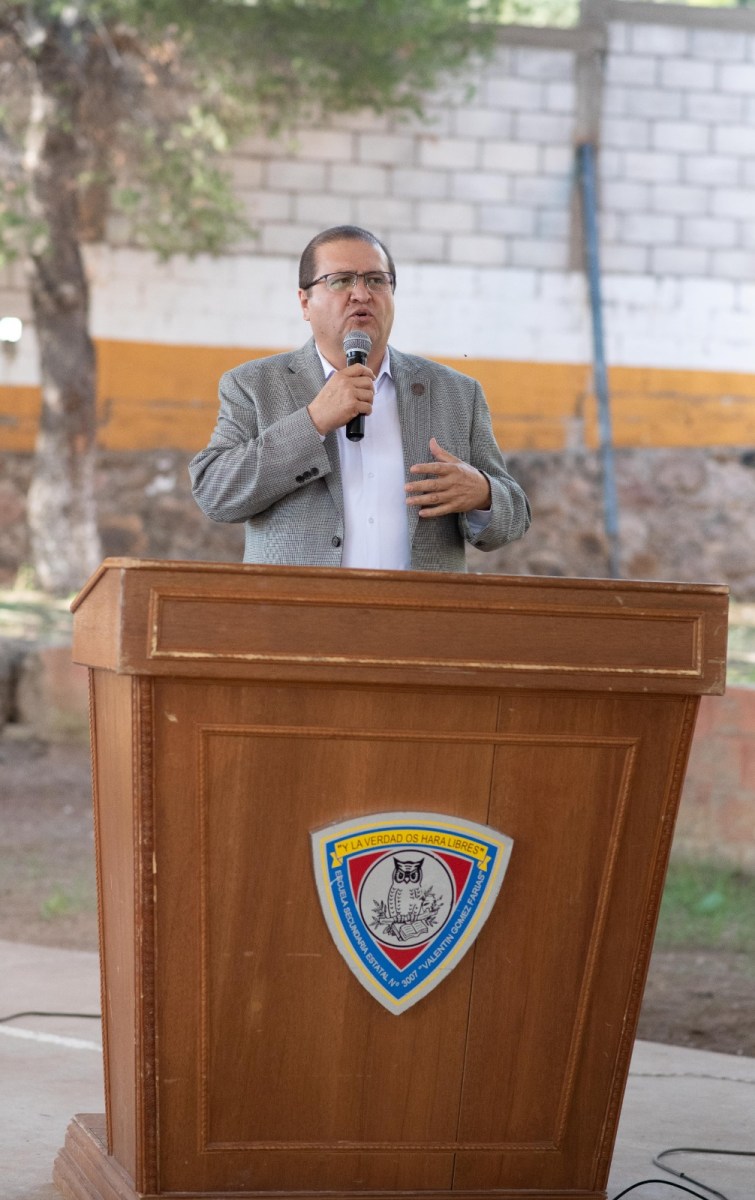 El alcalde electo, Salvador ‘Chava’ Calderón, participó en el arranque ...
